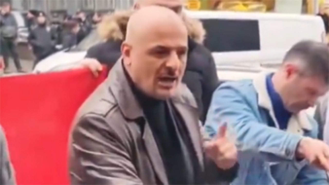 Mahmut Alan kimdir HDP önünde "P..ç Apo" diyen eylemci kim? - Son Haberler