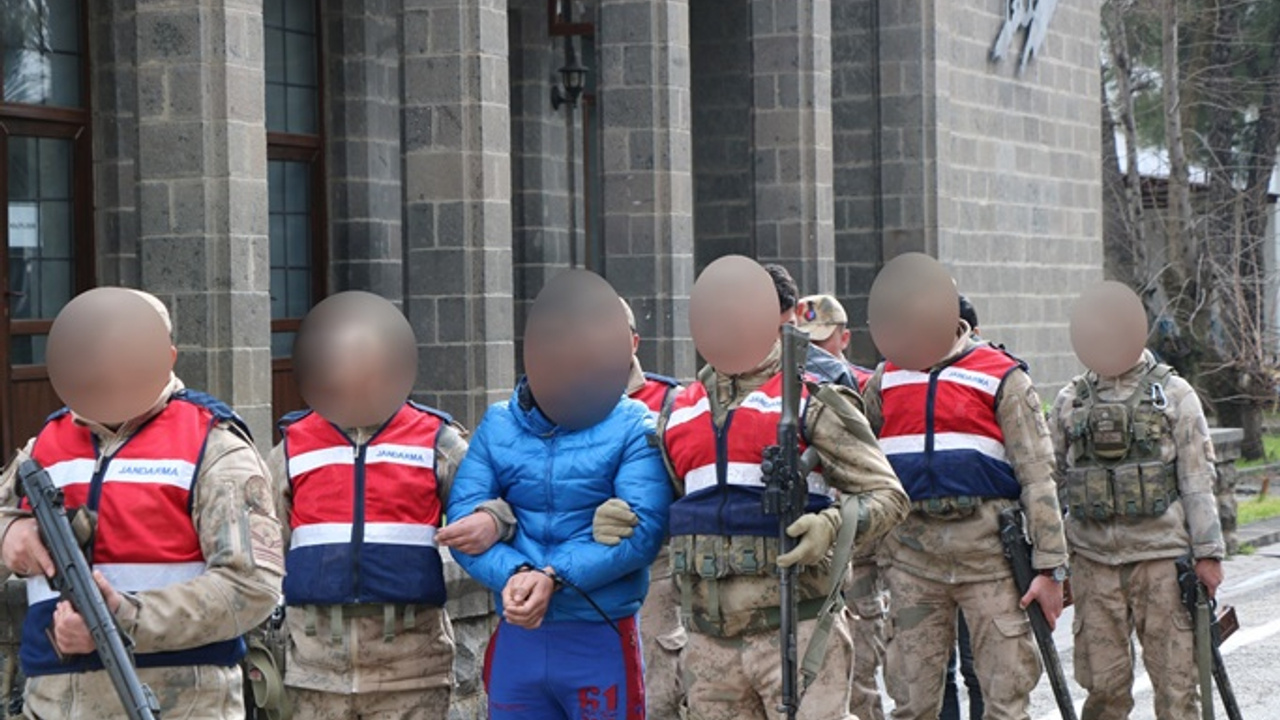 Şehirlerde 'fedai eylem' planlayan PKK’lılar yakalandı - Son Haberler